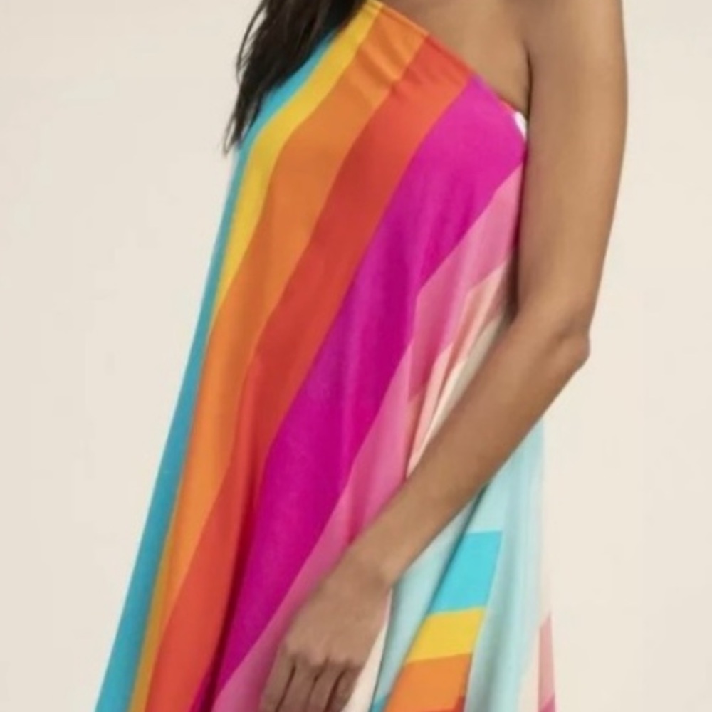 Trina Turk Limited Edition 25th Anniversary Cover/ Up… - Gem